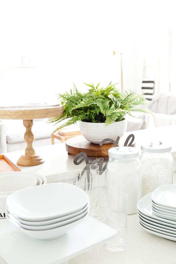 5 Tips for your Own Kitchen Open Shelves | DIY - Fresh Mommy Blog