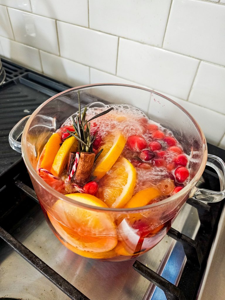 DIY Christmas Simmer Pot Gift Idea + Free Download - Fresh Mommy Blog