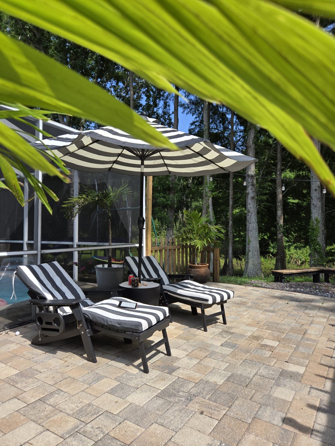 DIY Patio Umbrella Table with Planter Base: A Budget-Friendly Backyard ...