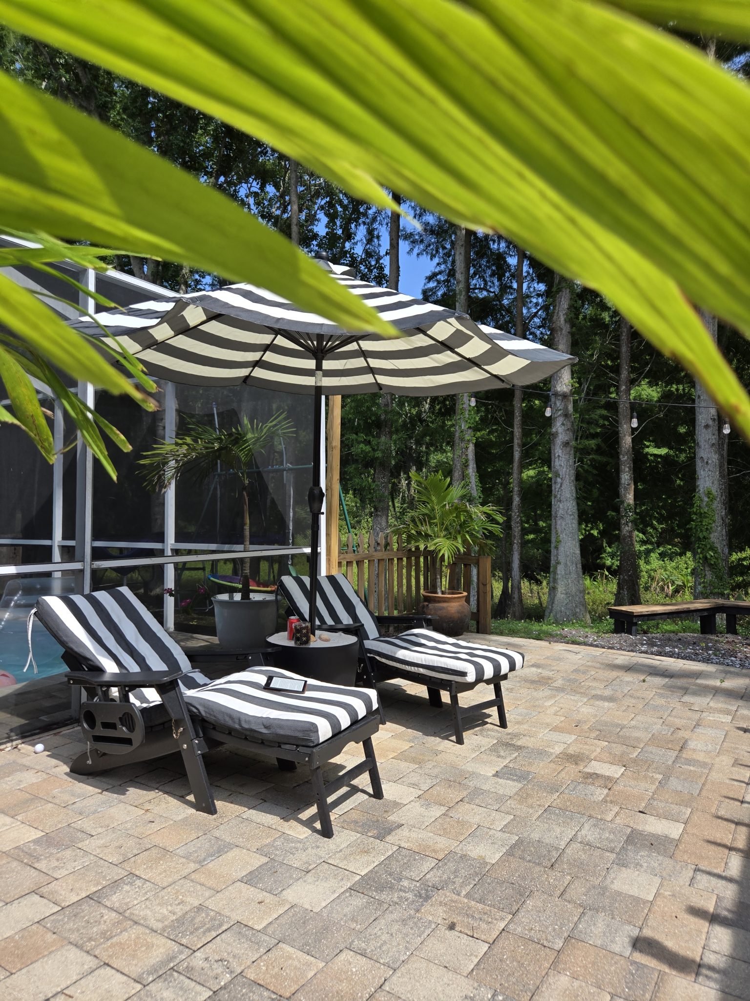 DIY Patio Umbrella Table with Planter Base: A Budget-Friendly Backyard ...